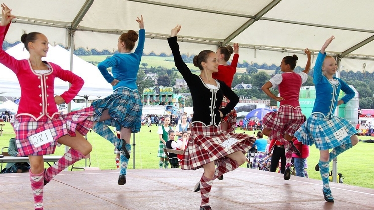 Traditional Scottish Highland Games | VisitBritain