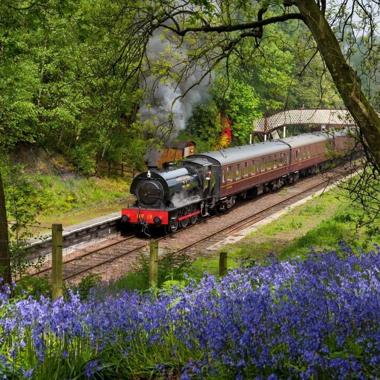 Iconic & Scenic Train Journeys in The UK | VisitBritain